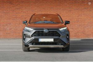 Grey Toyota RAV4 2022 in Klaipeda, with an engine capacity of 2.49 L and mileage of 90 thousand km for 33500 €, photo 9 on AUTOMOTO.COM.LV