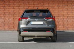 Grey Toyota RAV4 2022 in Klaipeda, with an engine capacity of 2.49 L and mileage of 90 thousand km for 33500 €, photo 10 on AUTOMOTO.COM.LV