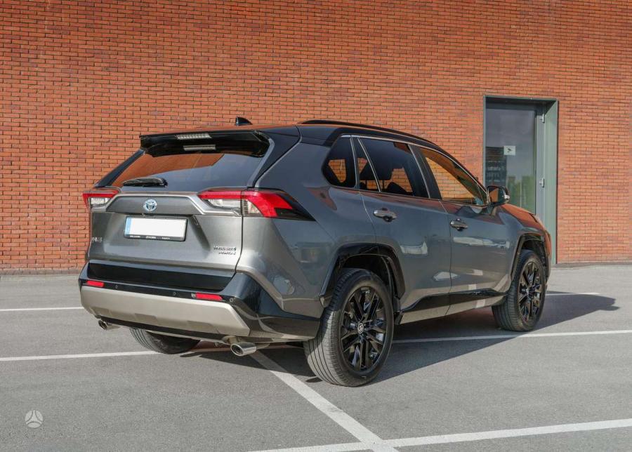 Grey Toyota RAV4 2022 in Klaipeda, with an engine capacity of 2.49 L and mileage of 90 thousand km for 33500 €, photo 12 on AUTOMOTO.COM.LV