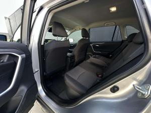 Grey Toyota RAV4 2022 in Klaipeda, with an engine capacity of 2.49 L and mileage of 43 thousand km for 29000 €, photo 9 on AUTOMOTO.COM.LV