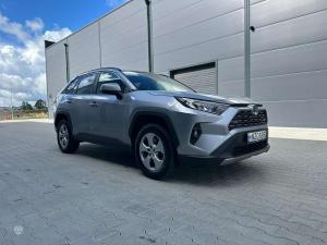 Grey Toyota RAV4 2022 in Klaipeda, with an engine capacity of 2.49 L and mileage of 43 thousand km for 29000 €, photo 15 on AUTOMOTO.COM.LV