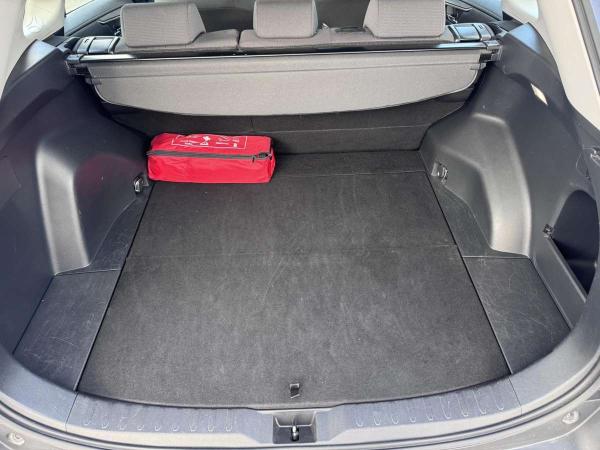 Grey Toyota RAV4 2022 in Vilnius, with an engine capacity of 2.00 L and mileage of 131 thousand km for 22950 €, photo 9 on AUTOMOTO.COM.LV