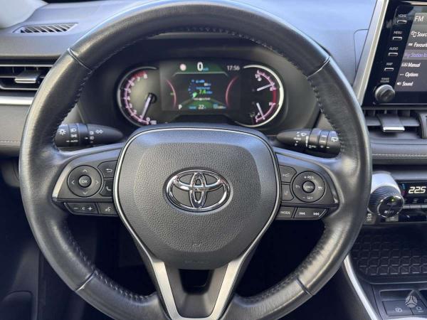 Grey Toyota RAV4 2022 in Vilnius, with an engine capacity of 2.00 L and mileage of 131 thousand km for 22950 €, photo 11 on AUTOMOTO.COM.LV
