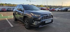 Grey Toyota RAV4 2022 in Vilnius, with an engine capacity of 2.49 L and mileage of 117 thousand km for 29980 €, photo 4 on AUTOMOTO.COM.LV