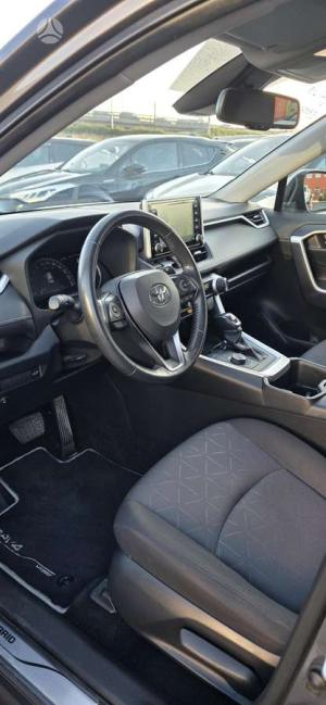 Grey Toyota RAV4 2022 in Vilnius, with an engine capacity of 2.49 L and mileage of 117 thousand km for 29980 €, photo 20 on AUTOMOTO.COM.LV