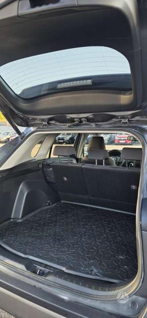 Grey Toyota RAV4 2022 in Vilnius, with an engine capacity of 2.49 L and mileage of 117 thousand km for 29980 €, photo 26 on AUTOMOTO.COM.LV