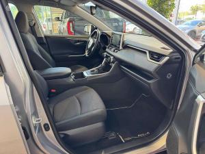 Pelēks Toyota RAV4 2022 Šauļi, ar dzinēja tilpumu 2.49 L un nobraukumu 149 tūkst. km par 22900 €, foto 13 vietnē AUTOMOTO.COM.LV