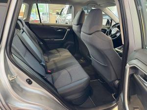 Pelēks Toyota RAV4 2022 Šauļi, ar dzinēja tilpumu 2.49 L un nobraukumu 149 tūkst. km par 22900 €, foto 16 vietnē AUTOMOTO.COM.LV