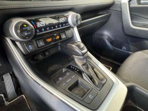 Pelēks Toyota RAV4 2022 Šauļi, ar dzinēja tilpumu 2.49 L un nobraukumu 149 tūkst. km par 22900 €, foto 17 vietnē AUTOMOTO.COM.LV