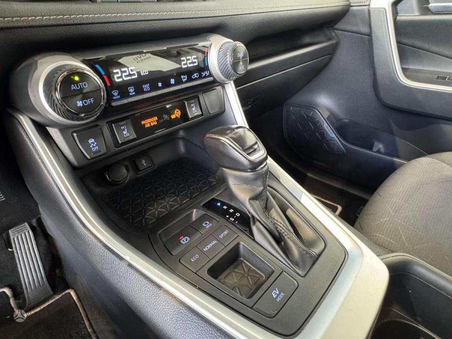 Pelēks Toyota RAV4 2022 Šauļi, ar dzinēja tilpumu 2.49 L un nobraukumu 149 tūkst. km par 22900 €, foto 17 vietnē AUTOMOTO.COM.LV
