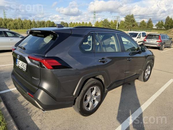 Тойота РАВ 4 2022 в Рига на AUTOMOTO.COM.LV Серый Тойота РАВ 4 2022 в Рига, объемом двигателя 2.50 л и пробегом 77 тыс. км за 26950 €, фото 6 на AUTOMOTO.COM.LV