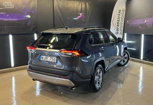 Pelēks Toyota RAV4 2022 Avižieniai, ar dzinēja tilpumu 2.00 L un nobraukumu 131 tūkst. km par 22950 €, foto 3 vietnē AUTOMOTO.COM.LV