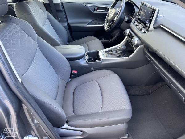 Pelēks Toyota RAV4 2022 Avižieniai, ar dzinēja tilpumu 2.00 L un nobraukumu 131 tūkst. km par 22950 €, foto 7 vietnē AUTOMOTO.COM.LV