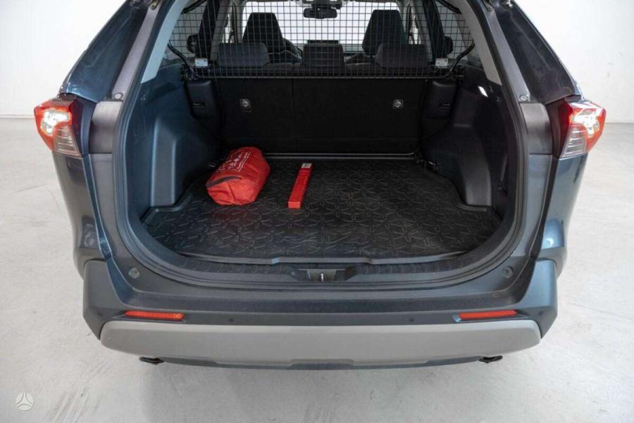Pelēks Toyota RAV4 2022 Viļņa, ar dzinēja tilpumu 2.00 L un nobraukumu 86 tūkst. km par 24800 €, foto 20 vietnē AUTOMOTO.COM.LV