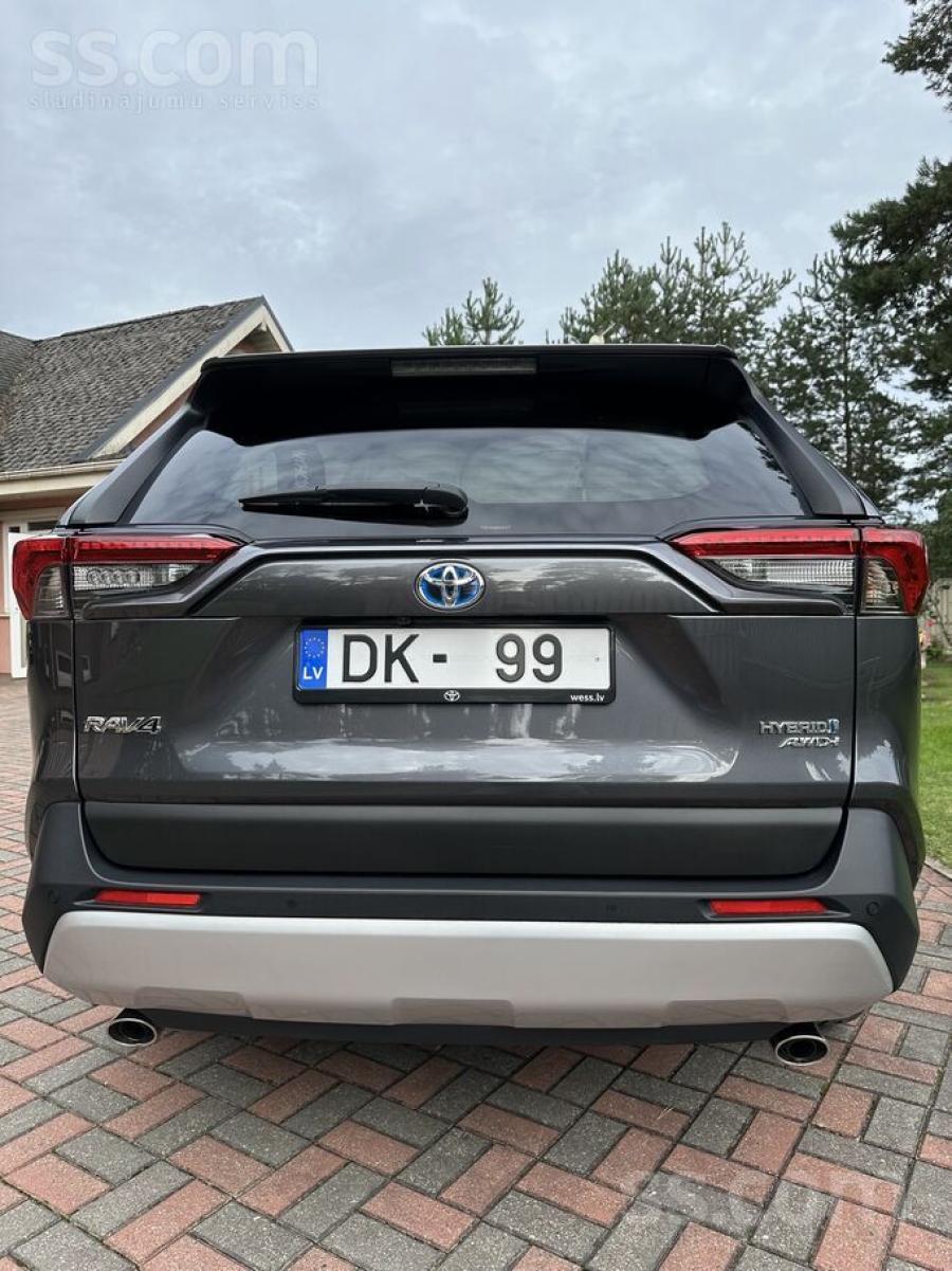 Pelēks Toyota RAV4 2022 Rīga, ar dzinēja tilpumu 2.50 L un nobraukumu 67 tūkst. km par 34850 €, foto 7 vietnē AUTOMOTO.COM.LV