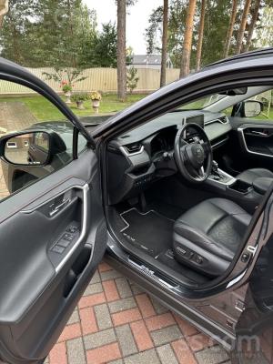 Pelēks Toyota RAV4 2022 Rīga, ar dzinēja tilpumu 2.50 L un nobraukumu 67 tūkst. km par 34850 €, foto 14 vietnē AUTOMOTO.COM.LV