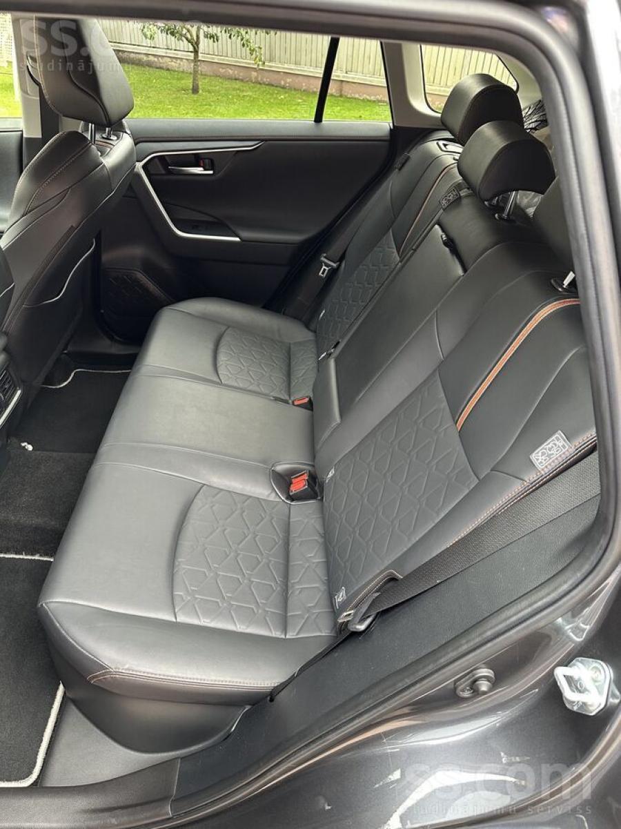 Pelēks Toyota RAV4 2022 Rīga, ar dzinēja tilpumu 2.50 L un nobraukumu 67 tūkst. km par 34850 €, foto 16 vietnē AUTOMOTO.COM.LV