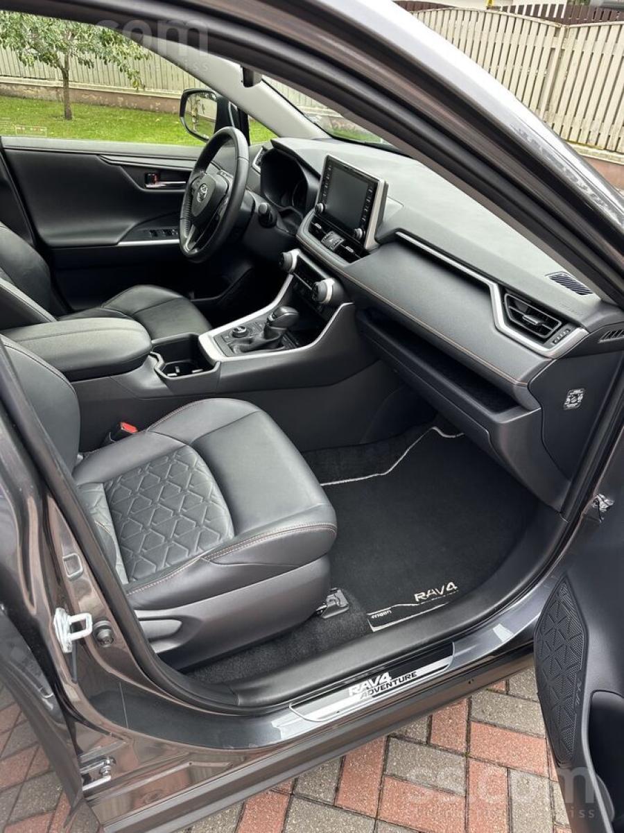 Pelēks Toyota RAV4 2022 Rīga, ar dzinēja tilpumu 2.50 L un nobraukumu 67 tūkst. km par 34850 €, foto 17 vietnē AUTOMOTO.COM.LV