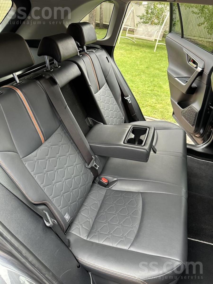 Pelēks Toyota RAV4 2022 Rīga, ar dzinēja tilpumu 2.50 L un nobraukumu 67 tūkst. km par 34850 €, foto 19 vietnē AUTOMOTO.COM.LV