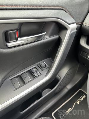 Pelēks Toyota RAV4 2022 Rīga, ar dzinēja tilpumu 2.50 L un nobraukumu 67 tūkst. km par 34850 €, foto 25 vietnē AUTOMOTO.COM.LV