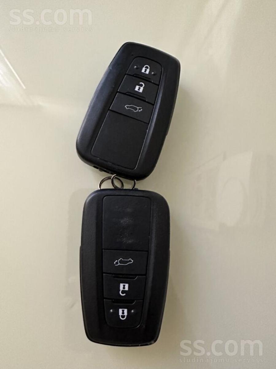Pelēks Toyota RAV4 2022 Rīga, ar dzinēja tilpumu 2.50 L un nobraukumu 67 tūkst. km par 34850 €, foto 34 vietnē AUTOMOTO.COM.LV