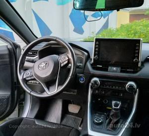 Серый Тойота РАВ 4 2022 в Таллин, объемом двигателя 2.50 л и пробегом 0 тыс. км за 42000 €, фото 7 на AUTOMOTO.COM.LV