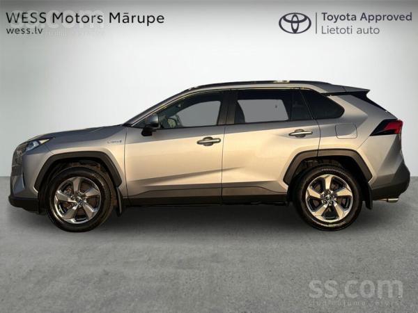Toyota RAV4 2022 Rīga vietnē Pelēks Toyota RAV4 2022 Rīga, ar dzinēja tilpumu 2.50 L un nobraukumu 90 tūkst. km par 29990 €, foto 4 vietnē AUTOMOTO.COM.LV