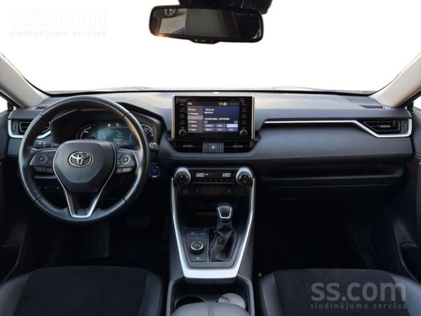 Toyota RAV4 2022 Rīga vietnē Pelēks Toyota RAV4 2022 Rīga, ar dzinēja tilpumu 2.50 L un nobraukumu 90 tūkst. km par 29990 €, foto 9 vietnē AUTOMOTO.COM.LV