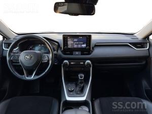 Grey Toyota RAV4 2022 in Riga, with an engine capacity of 2.50 L and mileage of 90 thousand km for 29990 €, photo 9 on AUTOMOTO.COM.LV