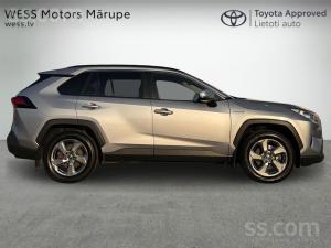 Grey Toyota RAV4 2022 in Riga, with an engine capacity of 2.50 L and mileage of 90 thousand km for 29990 €, photo 17 on AUTOMOTO.COM.LV