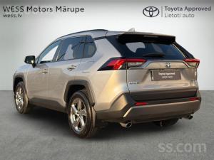 Grey Toyota RAV4 2022 in Riga, with an engine capacity of 2.50 L and mileage of 90 thousand km for 29990 €, photo 18 on AUTOMOTO.COM.LV