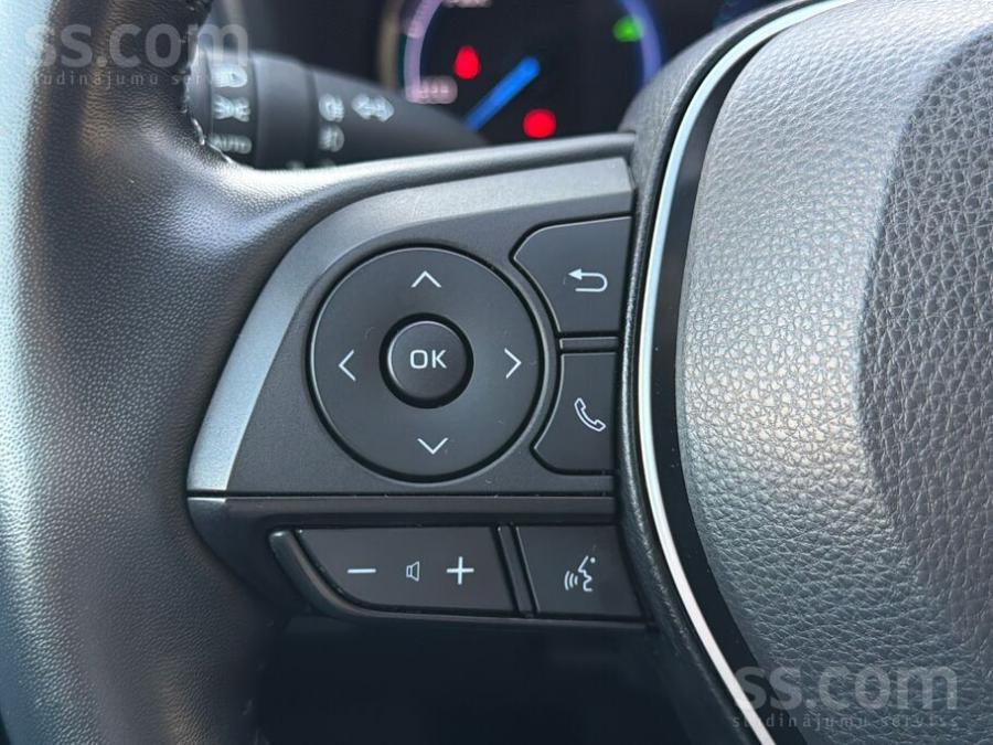 Grey Toyota RAV4 2022 in Riga, with an engine capacity of 2.50 L and mileage of 90 thousand km for 29990 €, photo 22 on AUTOMOTO.COM.LV