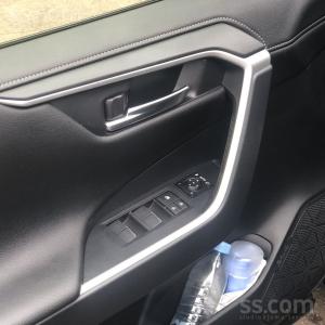 Pelēks Toyota RAV4 2022 Rīga, ar dzinēja tilpumu 2.00 L un nobraukumu 119 tūkst. km par 23500 €, foto 5 vietnē AUTOMOTO.COM.LV