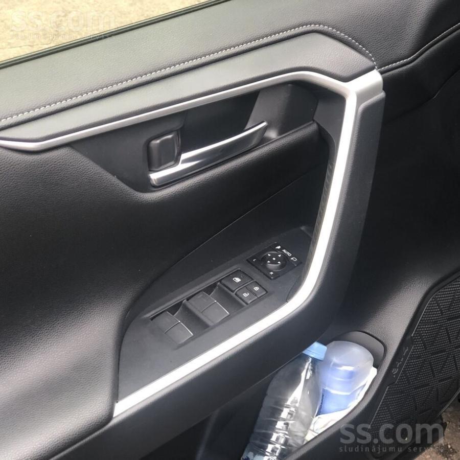 Pelēks Toyota RAV4 2022 Rīga, ar dzinēja tilpumu 2.00 L un nobraukumu 119 tūkst. km par 23500 €, foto 5 vietnē AUTOMOTO.COM.LV