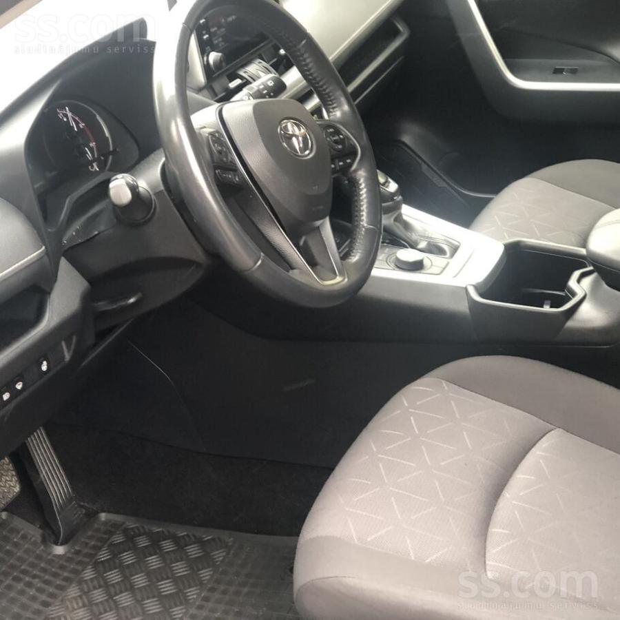 Pelēks Toyota RAV4 2022 Rīga, ar dzinēja tilpumu 2.00 L un nobraukumu 119 tūkst. km par 23500 €, foto 6 vietnē AUTOMOTO.COM.LV