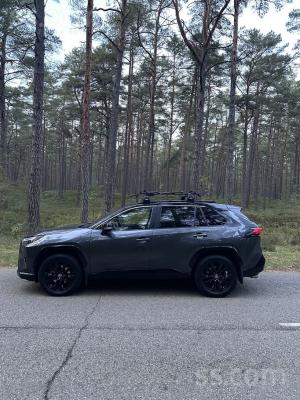 Grey Toyota RAV4 2022 in Jurmala, with an engine capacity of 2.50 L and mileage of 115 thousand km for 27900 €, photo 5 on AUTOMOTO.COM.LV