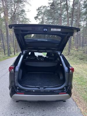 Grey Toyota RAV4 2022 in Jurmala, with an engine capacity of 2.50 L and mileage of 115 thousand km for 27900 €, photo 8 on AUTOMOTO.COM.LV