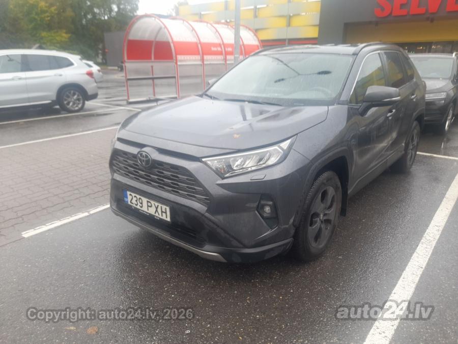 Pelēks Toyota RAV4 2022 Tallina, ar dzinēja tilpumu 2.00 L un nobraukumu 43 tūkst. km par 21900 €, foto 3 vietnē AUTOMOTO.COM.LV