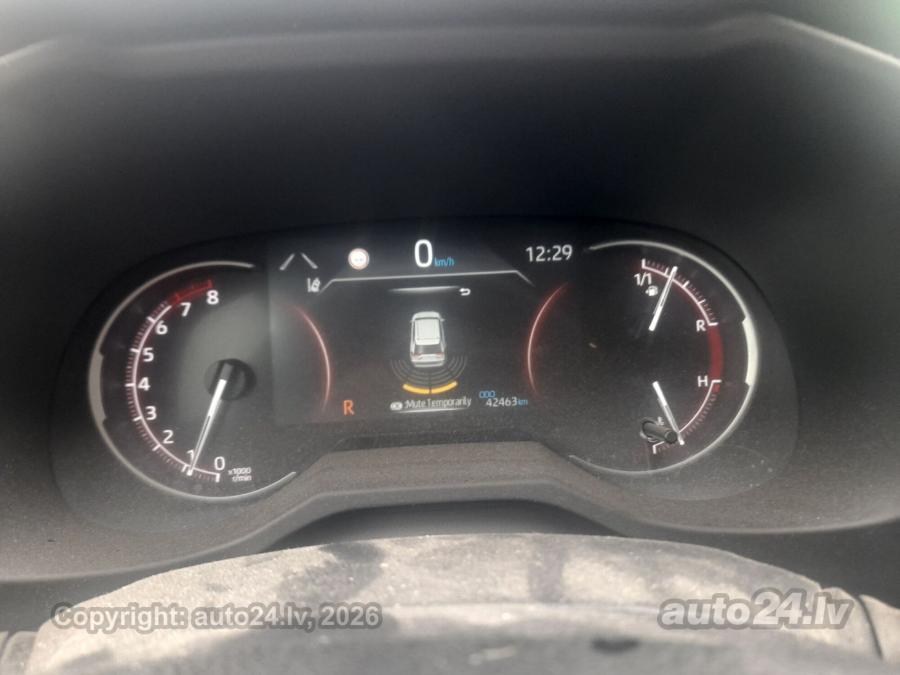 Pelēks Toyota RAV4 2022 Tallina, ar dzinēja tilpumu 2.00 L un nobraukumu 43 tūkst. km par 21900 €, foto 5 vietnē AUTOMOTO.COM.LV