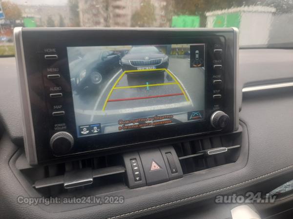 Pelēks Toyota RAV4 2022 Tallina, ar dzinēja tilpumu 2.00 L un nobraukumu 43 tūkst. km par 21900 €, foto 6 vietnē AUTOMOTO.COM.LV