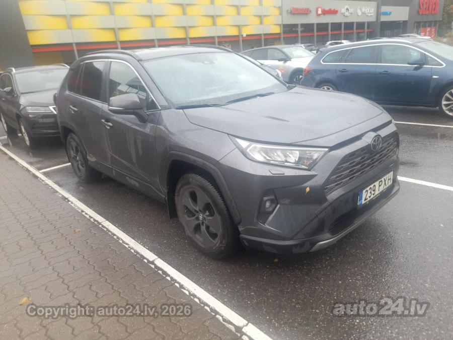 Pelēks Toyota RAV4 2022 Tallina, ar dzinēja tilpumu 2.00 L un nobraukumu 43 tūkst. km par 21900 €, foto 9 vietnē AUTOMOTO.COM.LV