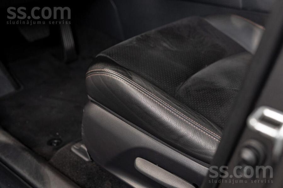 Grey Toyota RAV4 2023 in Riga, with an engine capacity of 2.00 L and mileage of 35 thousand km for 31500 €, photo 17 on AUTOMOTO.COM.LV