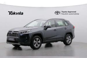 Pelēks Toyota RAV4 2023 Viļņa, ar dzinēja tilpumu 2.49 L un nobraukumu 41 tūkst. km par 32900 €, foto  vietnē AUTOMOTO.COM.LV