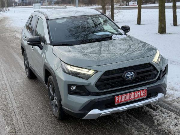 Grey Toyota RAV4 2023 in Panevezys, with an engine capacity of 2.49 L and mileage of 90 thousand km for 31950 €, photo 9 on AUTOMOTO.COM.LV