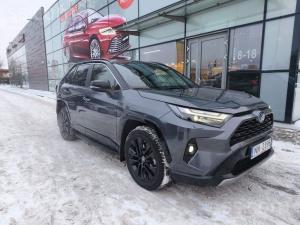 Grey Toyota RAV4 2023 in Riga, with an engine capacity of 2.50 L and mileage of 62 thousand km for 34900 €, photo  on AUTOMOTO.COM.LV