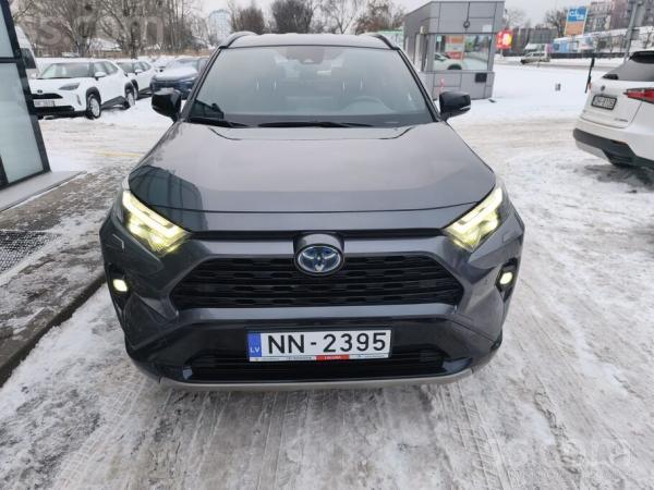 Grey Toyota RAV4 2023 in Riga, with an engine capacity of 2.50 L and mileage of 62 thousand km for 34900 €, photo 8 on AUTOMOTO.COM.LV