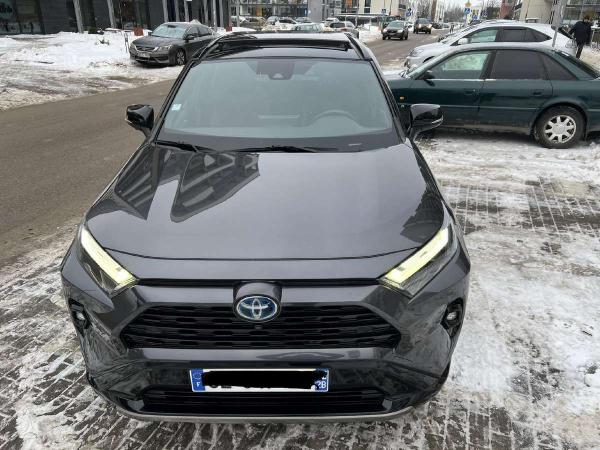 Pelēks Toyota RAV4 2023 Viļņa, ar dzinēja tilpumu 2.49 L un nobraukumu 250 tūkst. km par 23900 €, foto 7 vietnē AUTOMOTO.COM.LV