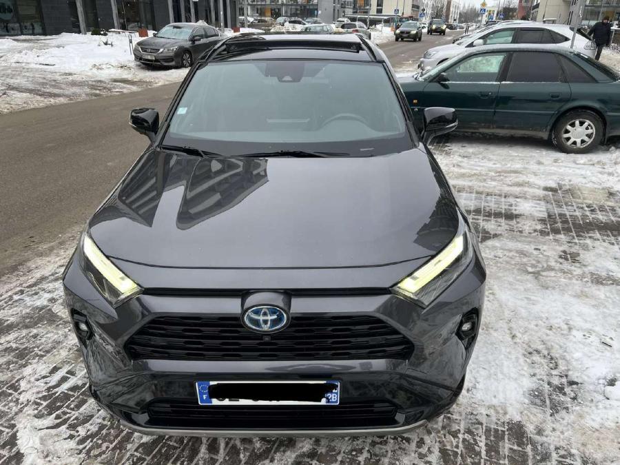Grey Toyota RAV4 2023 in Vilnius, with an engine capacity of 2.49 L and mileage of 250 thousand km for 23900 €, photo 7 on AUTOMOTO.COM.LV