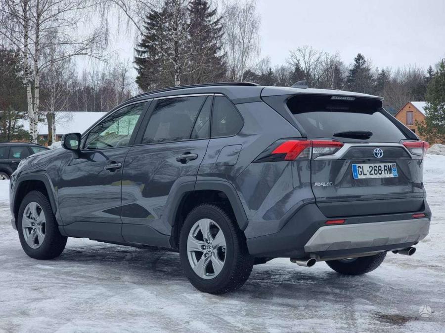 Pelēks Toyota RAV4 2023 Tauragė, ar dzinēja tilpumu 2.50 L un nobraukumu 268 tūkst. km par 18500 €, foto 9 vietnē AUTOMOTO.COM.LV