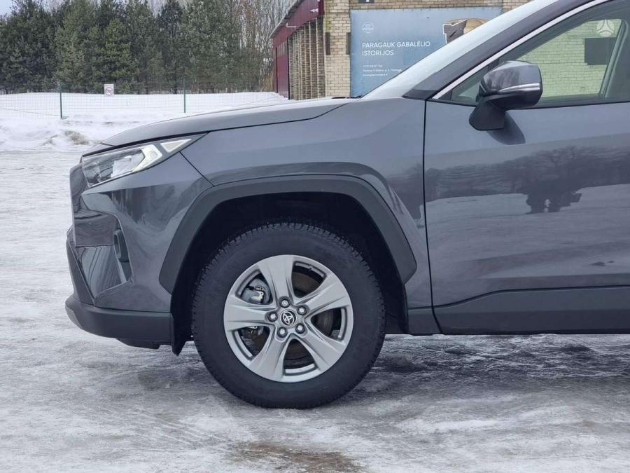 Pelēks Toyota RAV4 2023 Tauragė, ar dzinēja tilpumu 2.50 L un nobraukumu 268 tūkst. km par 18500 €, foto 12 vietnē AUTOMOTO.COM.LV